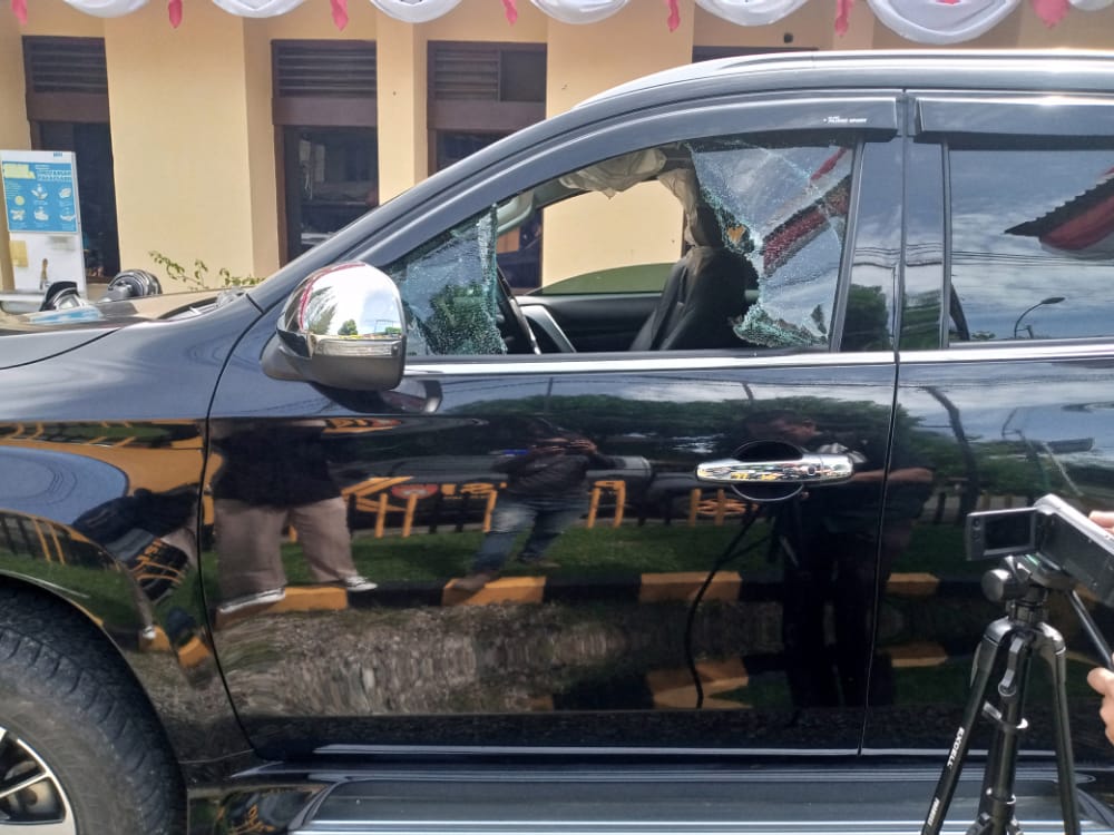 Perampok Modus Pecah Kaca Mobil Sikat Uang Toke Sawit Rp 192 Juta ... Perampok Modus Pecah Kaca Mobil Sikat Uang Toke Sawit Rp 192 Juta ...